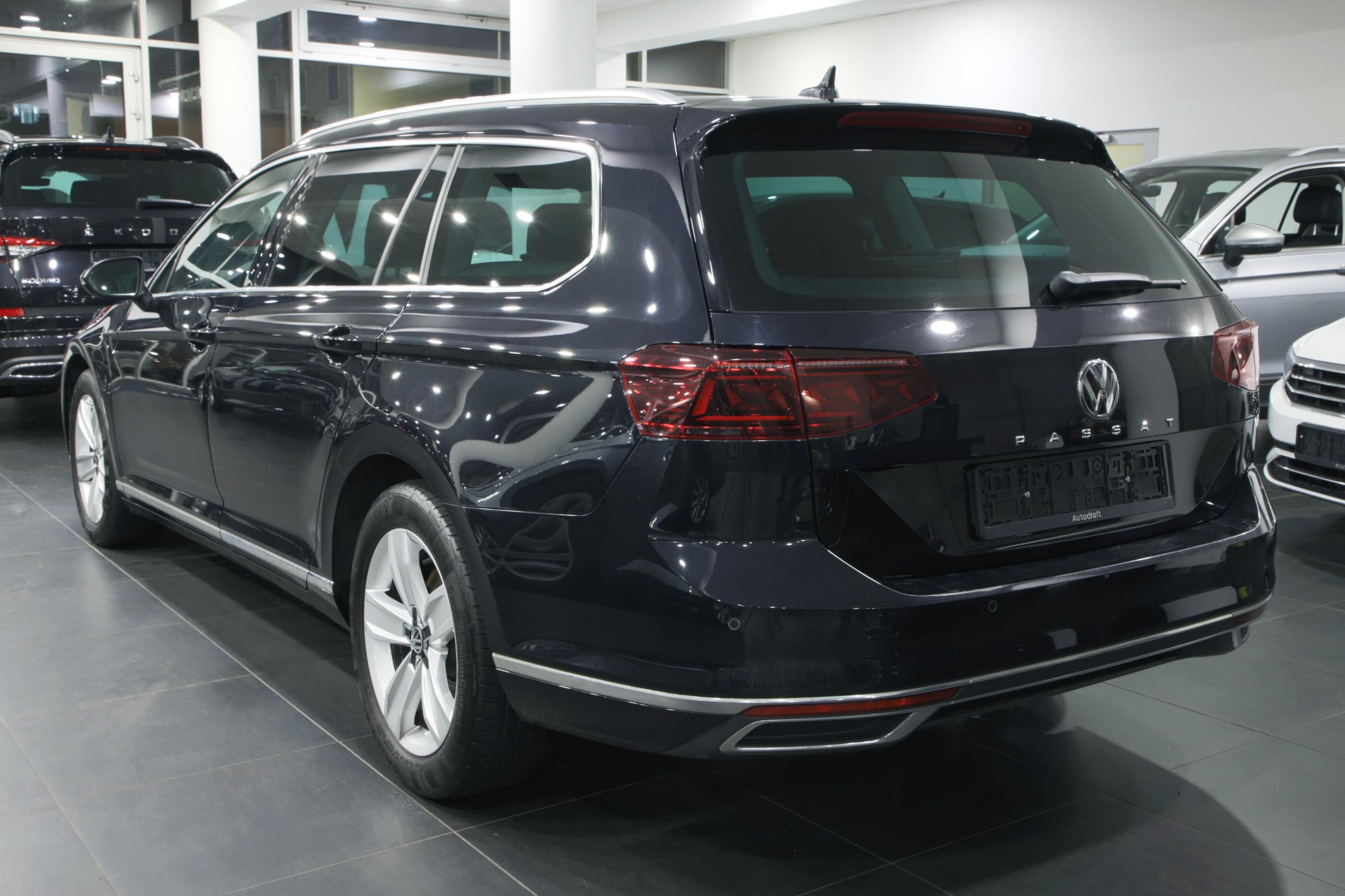 Volkswagen Passat B8 Variant Elegance 2.0 TSI 140kW DSG / Facelift 2020 ...