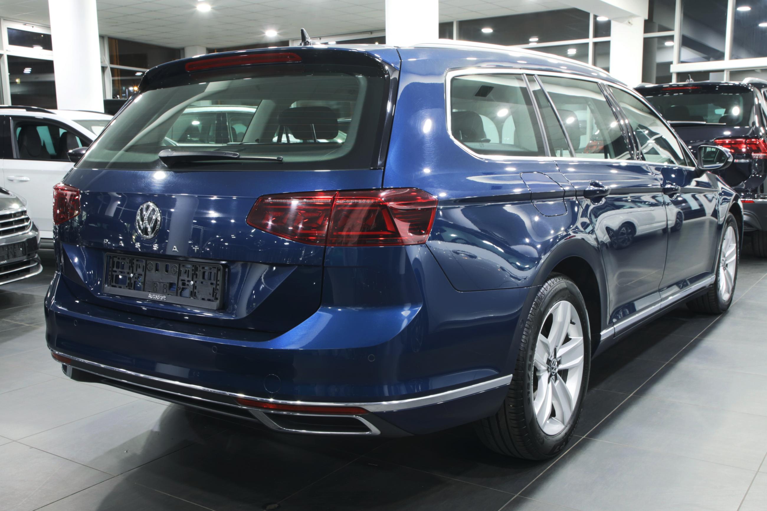 Volkswagen Passat B8 Variant Elegance 2.0 TDI 140kW DSG / Facelift 2020 ...