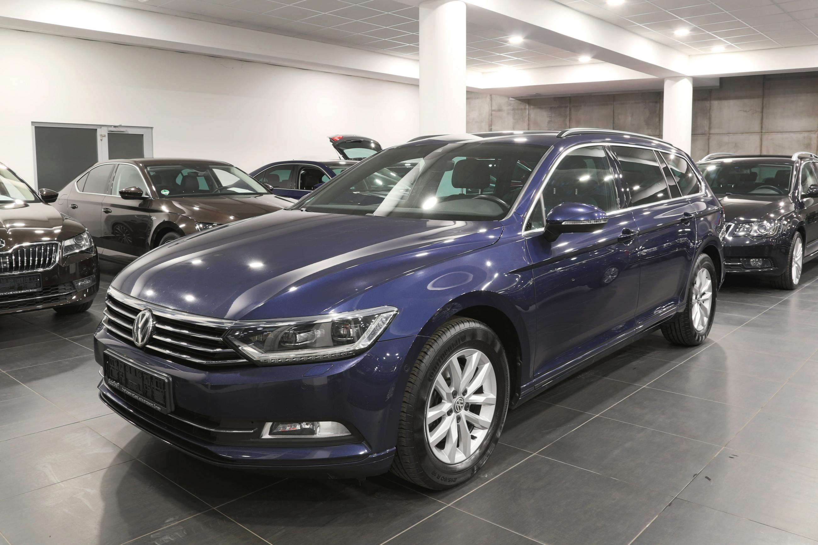 Volkswagen Passat B8 Variant R-Line 2.0 TDI 140kW / Active info display ...