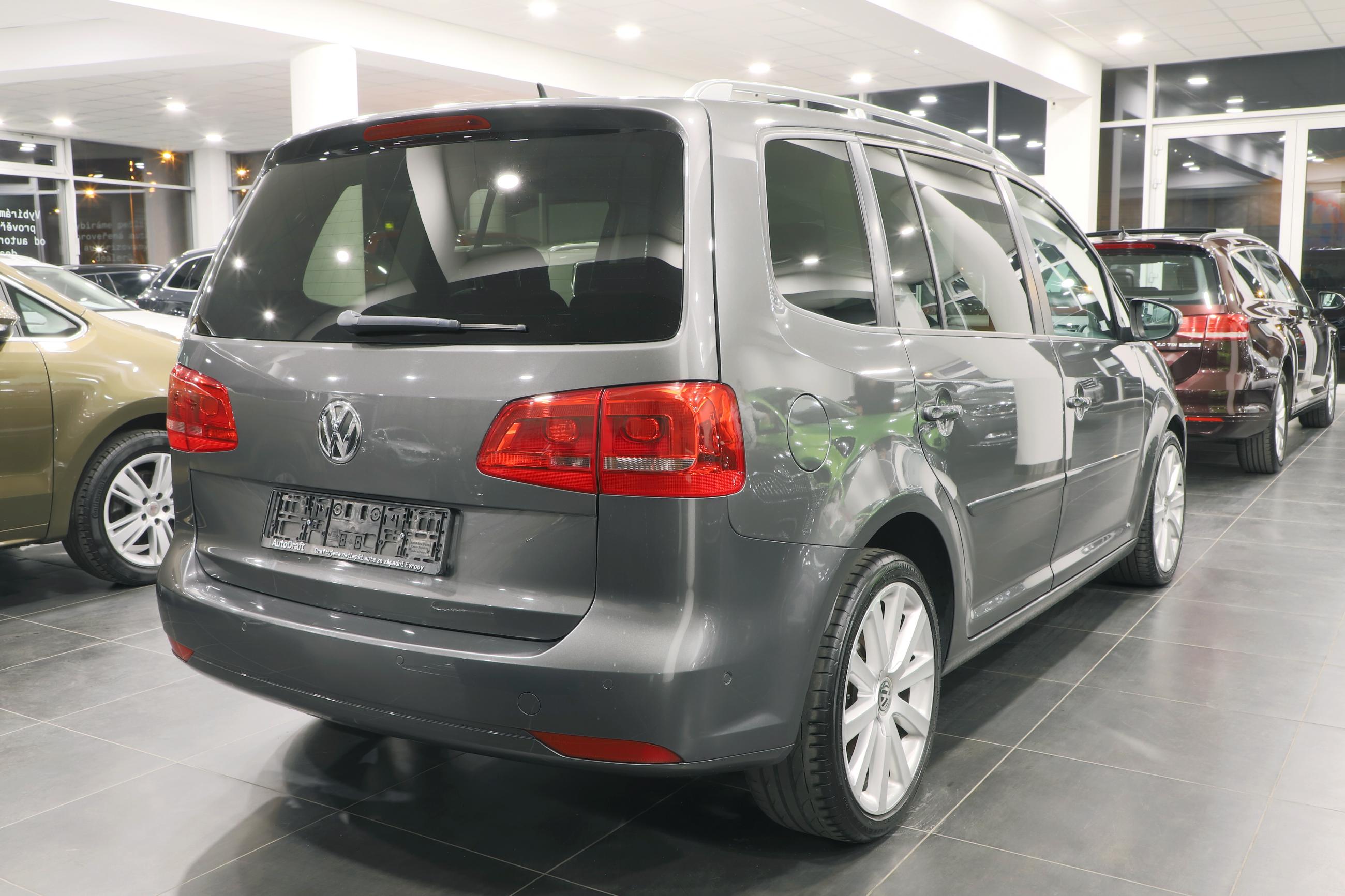 Volkswagen Touran "LIFE" 2.0 TDI 103kW / DPH nelze odečíst | Autodraft