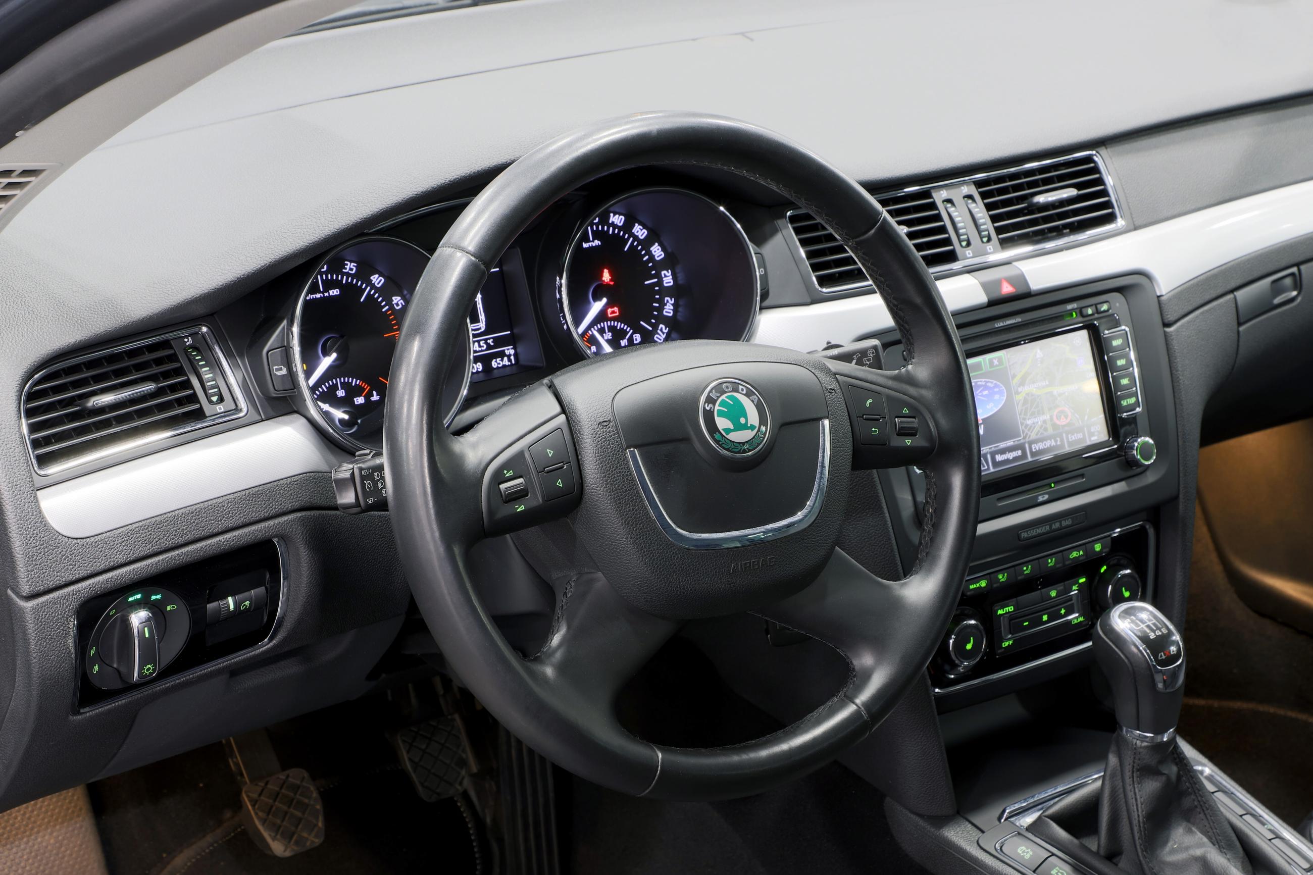 Škoda Superb 2 Combi 4x4 2.0 TDI 125kW Elegance | Autodraft