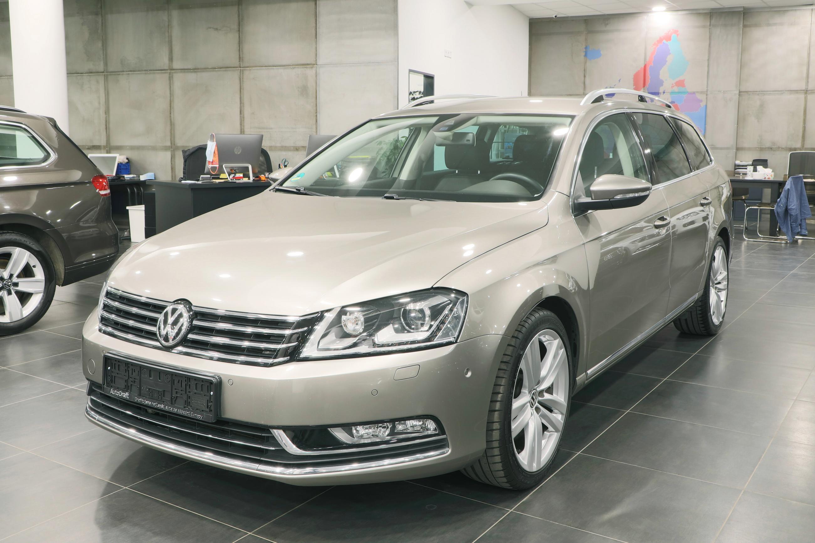 Volkswagen Passat B7 Variant Highline 2.0 TDI 125kW DSG / DPH nelze ...