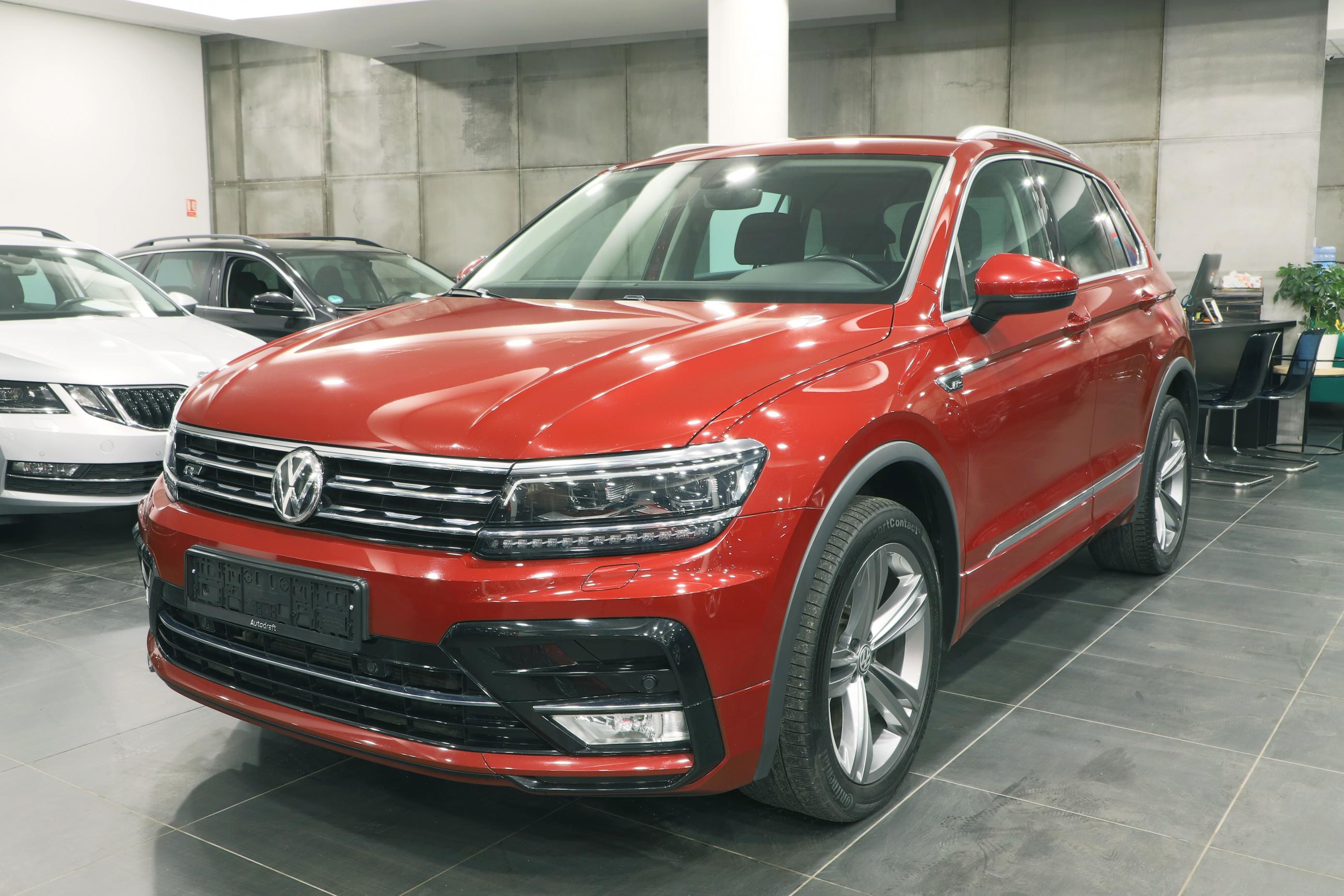 Volkswagen Tiguan Highline 4x4 2.0 TDI 110kW R-Line / Active Info ...