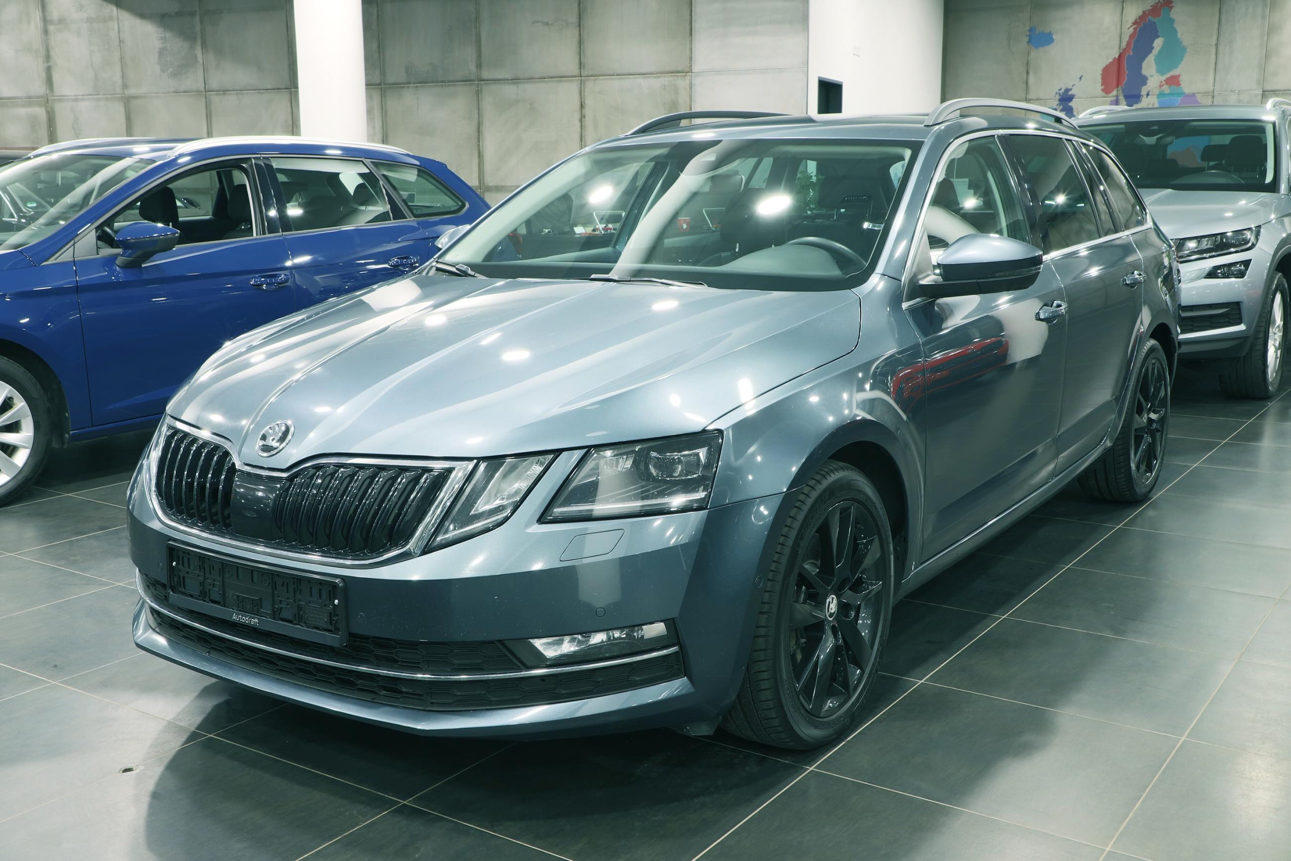 Škoda Octavia 3 Combi Style 4x4 2.0 TDI 110kW DSG / Webasto / Facelift ...