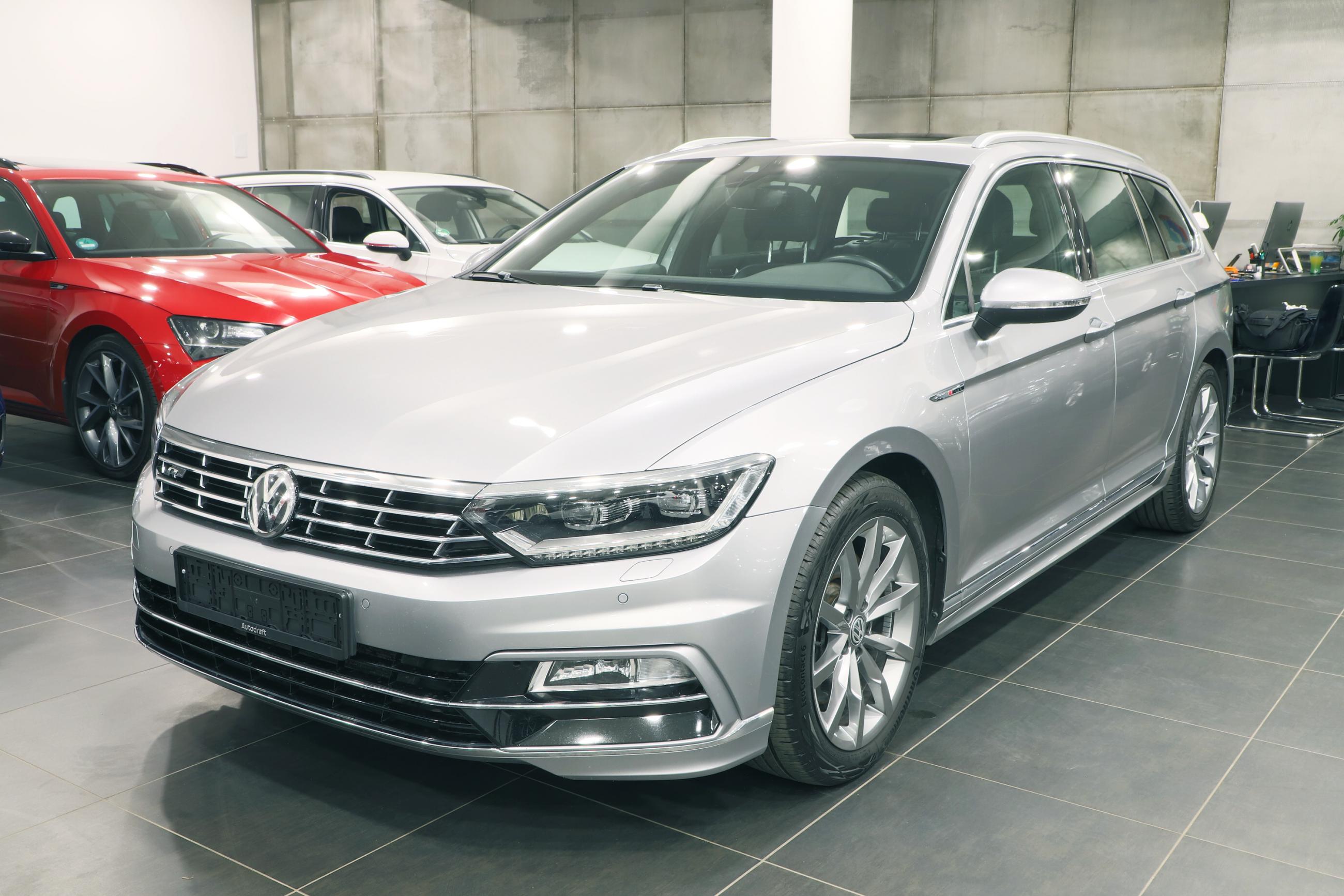 Volkswagen Passat B8 Variant Highline 4x4 2.0 TSI 206kW DSG R-Line ...