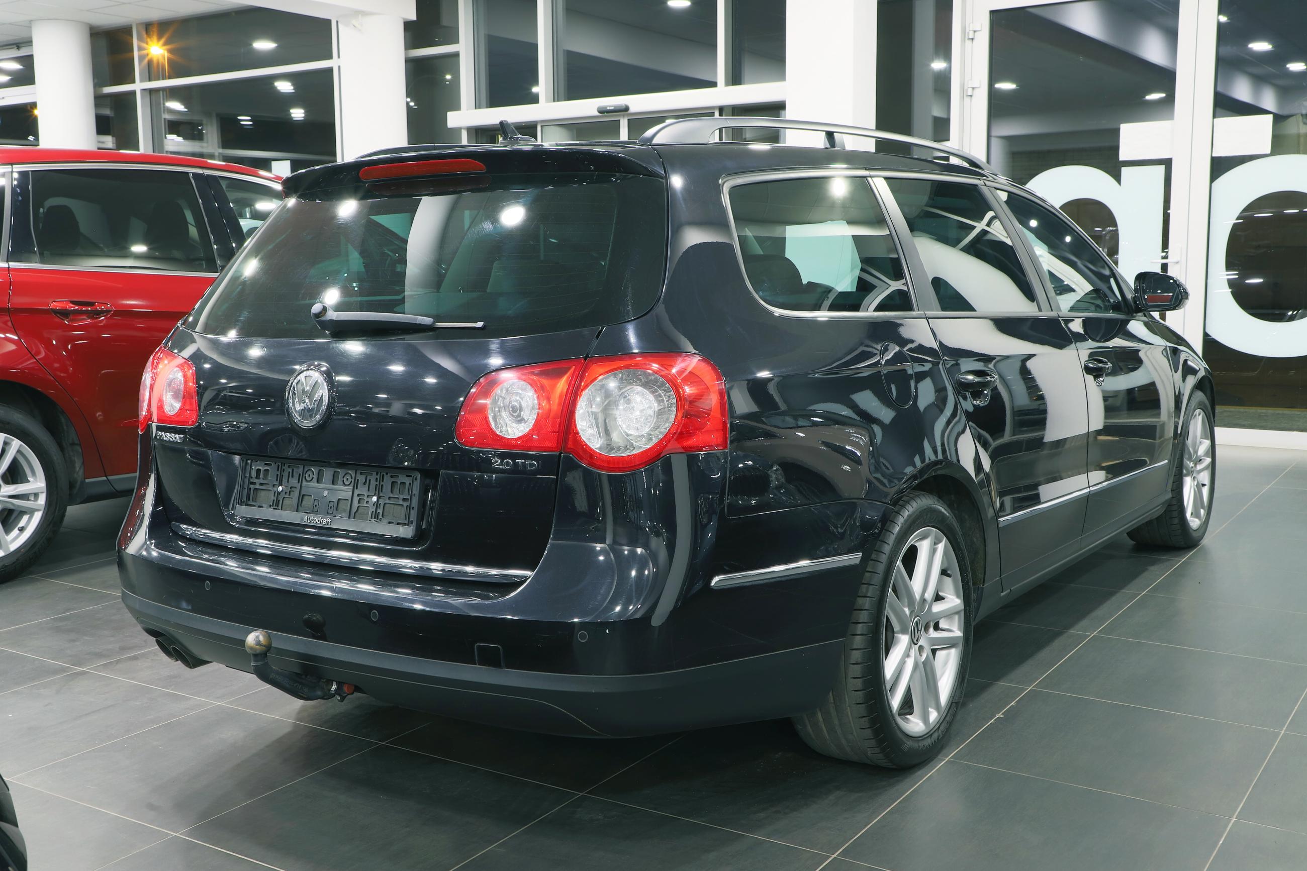 Volkswagen Passat B6 Variant 2.0 TDI 103kW Sport / ALU 17''/ Webasto ...