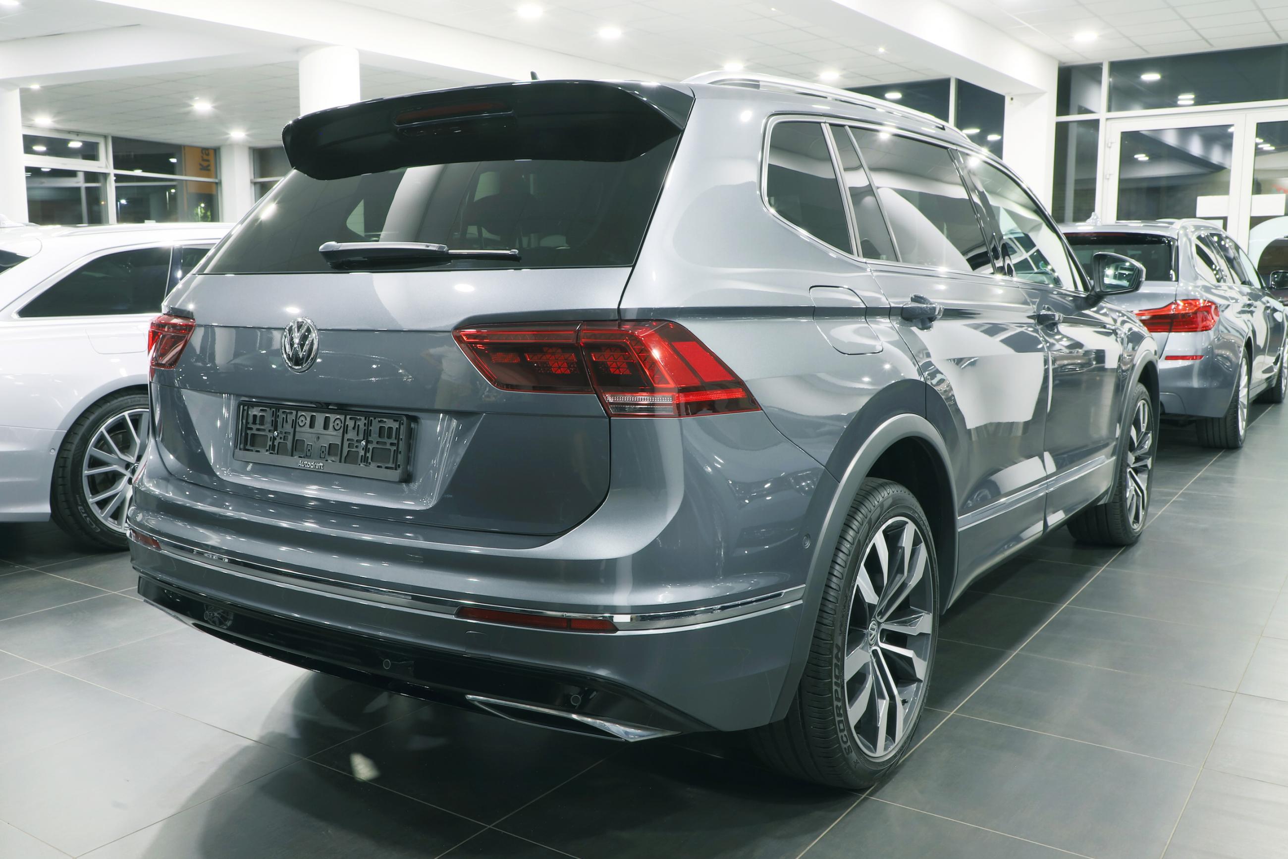 Volkswagen Tiguan Allspace Highline 4x4 2.0 TDI 140kW DSG R-Line ...