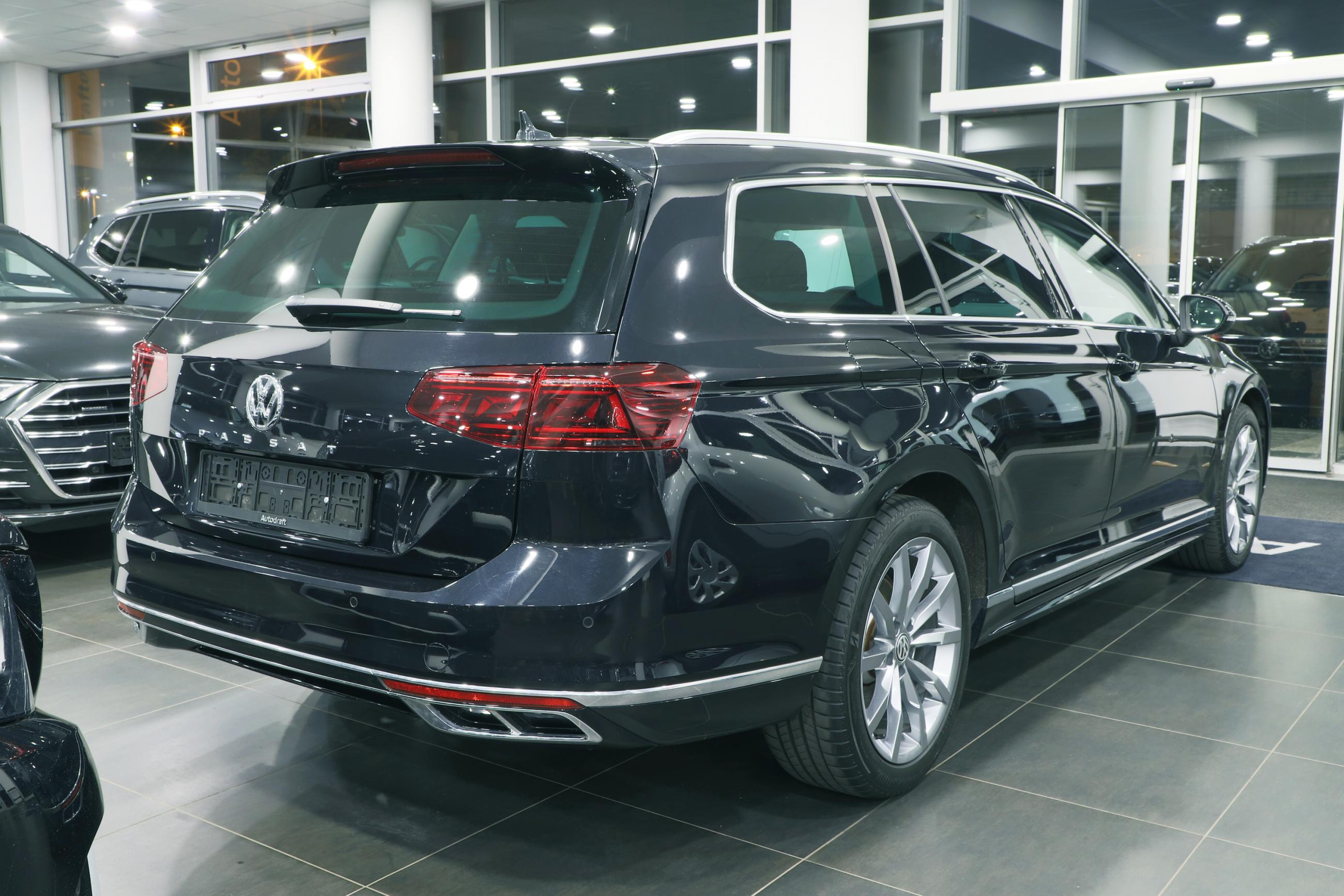 Volkswagen Passat Variant Facelift B8 Elegance 2.0 TDI 140kW DSG R-Line ...