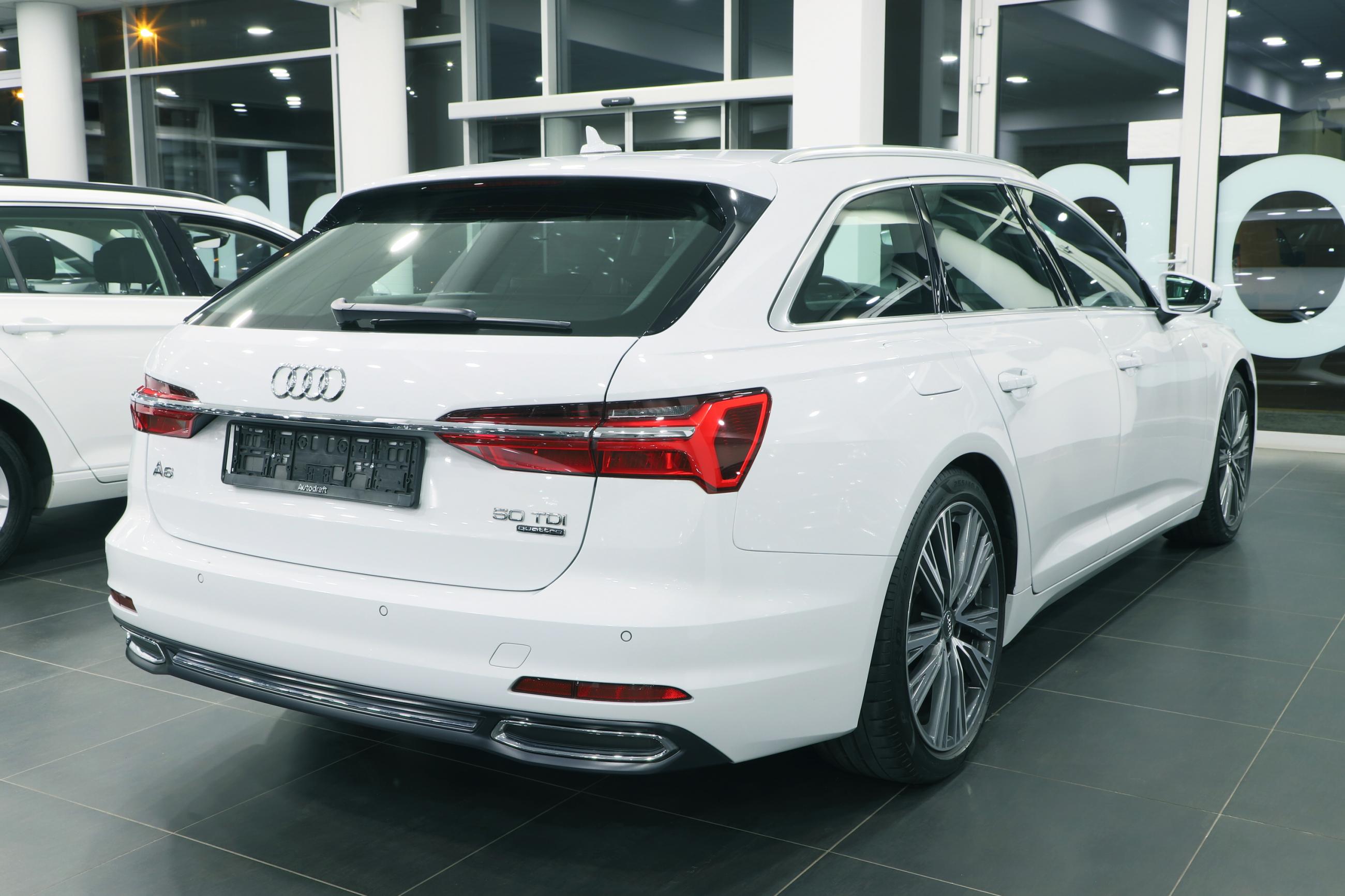 Audi A6 Avant sport 4x4 quattro 50 TDI V6 210kW S-Line TipTronic / ALU ...