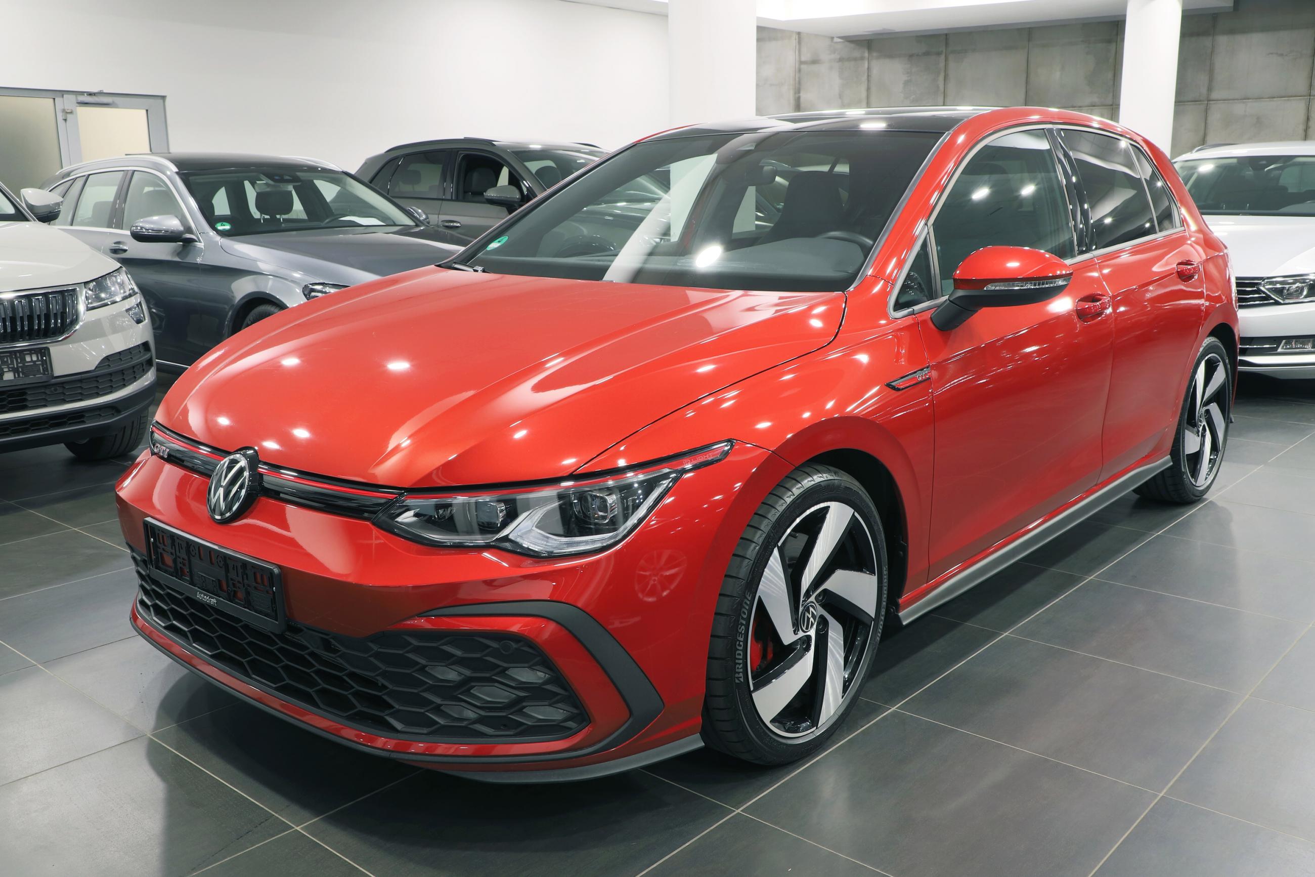 Volkswagen Golf 8 GTI 2.0 TSI 180kW DSG / 2x ALU / LED-Matrix / Digital ...