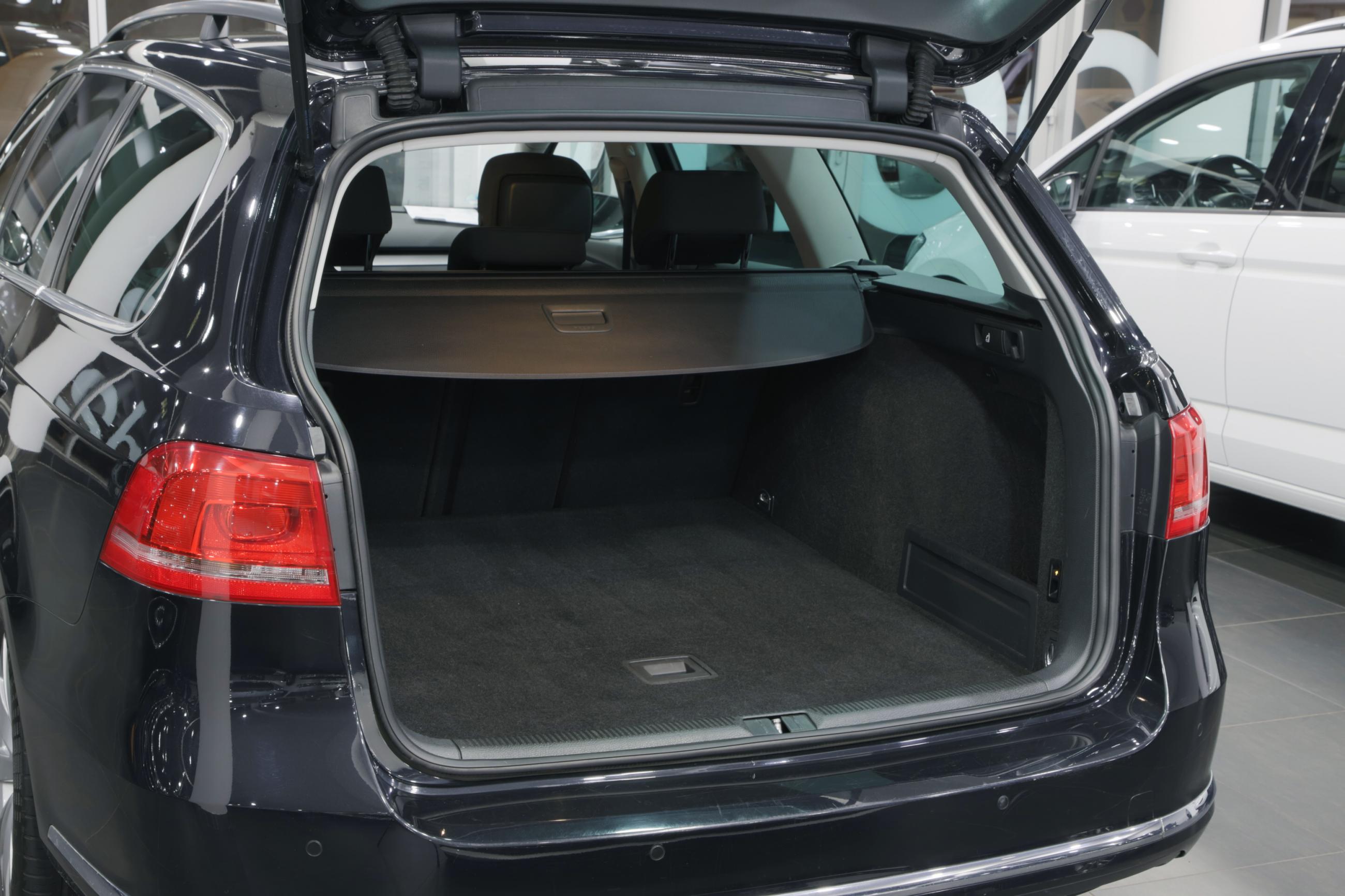 Volkswagen Passat B7 Variant Comfortline 2.0 TDI 103kW / bez možnosti ...