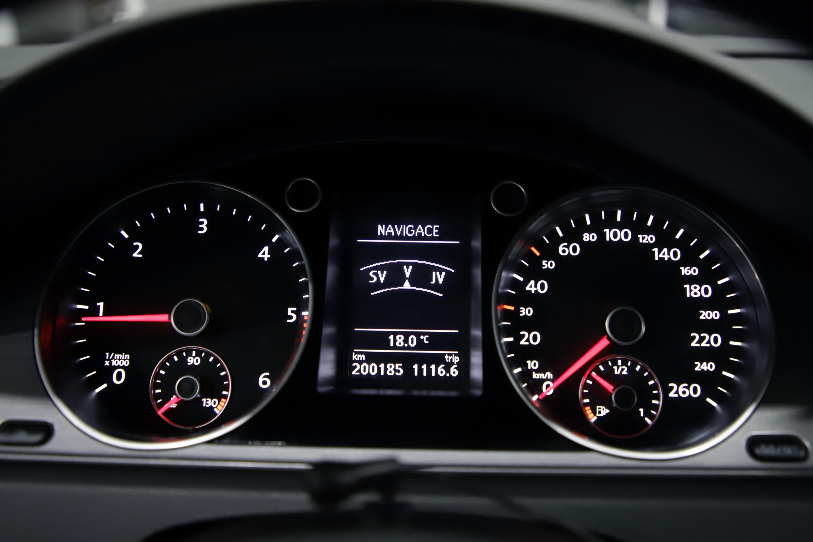 Volkswagen Passat B7 Variant Comfortline 2.0 TDI 103kW / bez možnosti ...